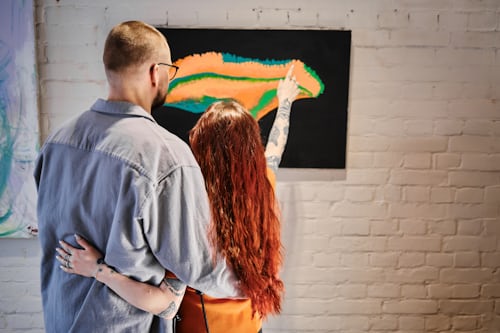 🎨 ¡Descubre el fascinante vínculo entre arte y ginjol! 🍸💫