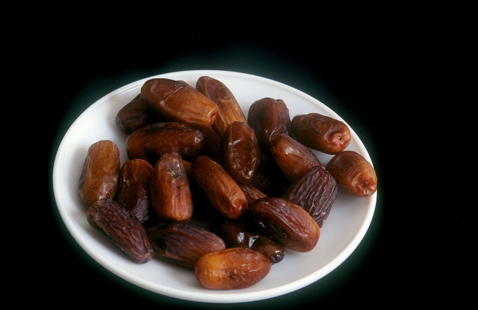 🌙 ¡Descubre por qué comer dátiles antes de dormir te protege de ...