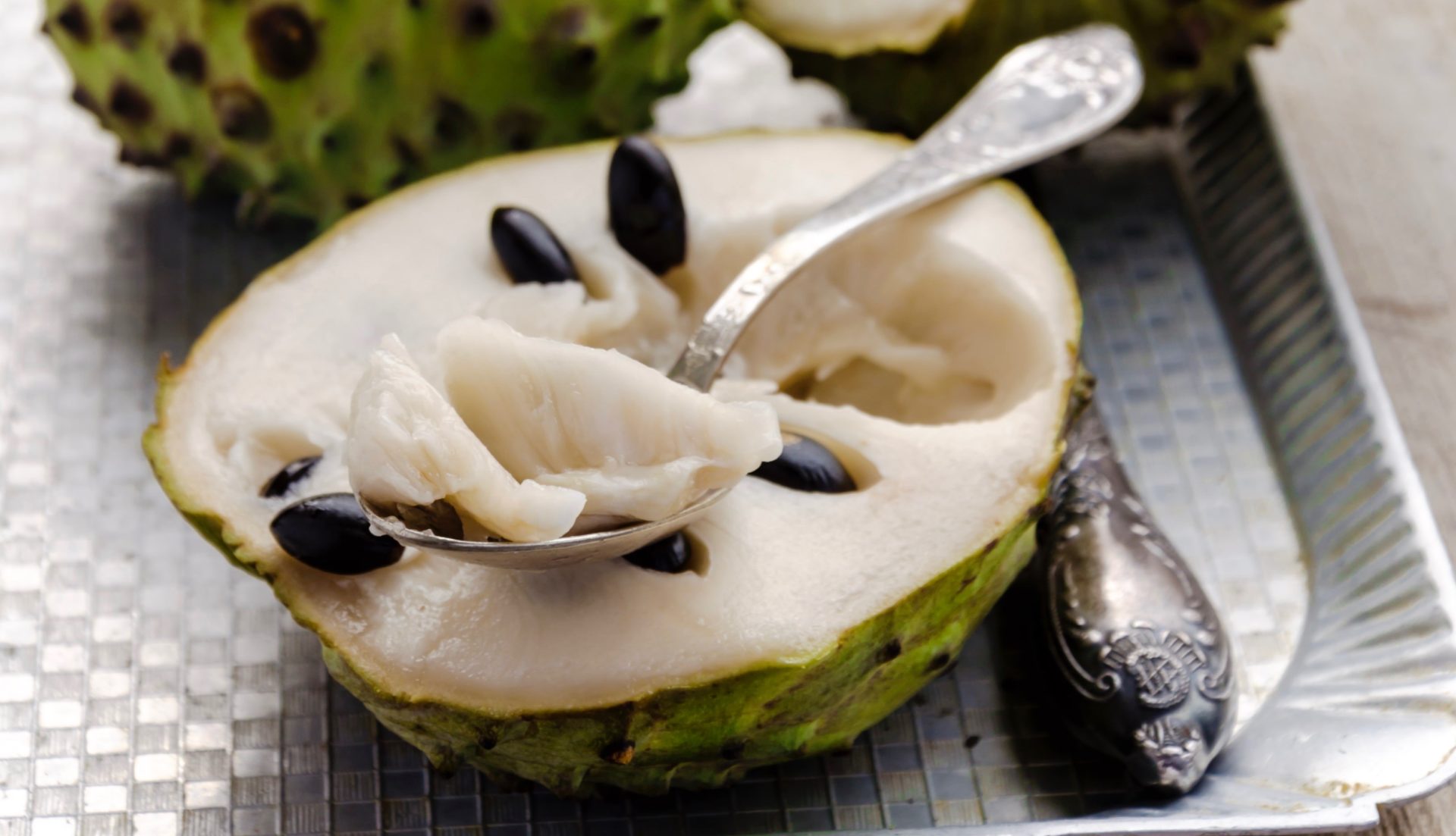 🥝 ¡Descubre la Chirimoya! La Fruta Perfecta para Dietas Saludables 🍏