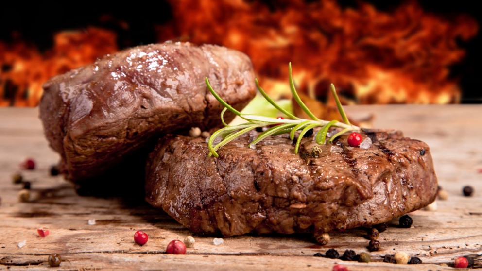 🥩 ¡Descubre el Secreto! Agua de Romero para Marinar Carnes 🍃🔥